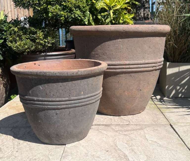 The Old Stone Range | World of Pots