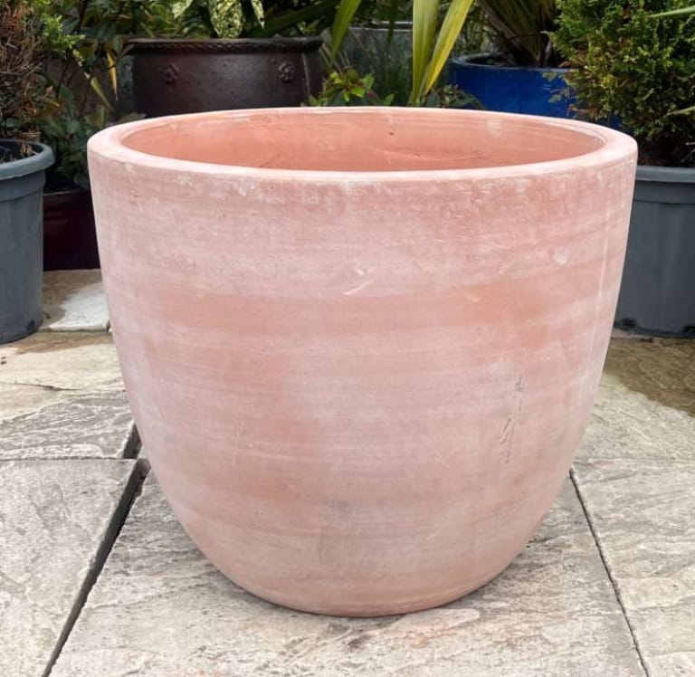 Shop online for specialist large garden pots | World of Pots