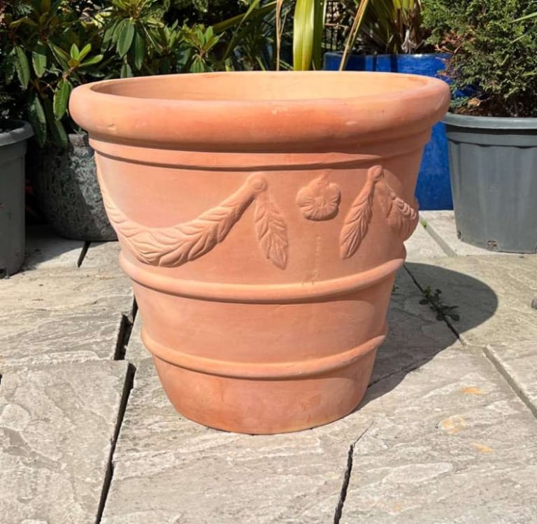 Tuscan Garland Pot | World of Pots