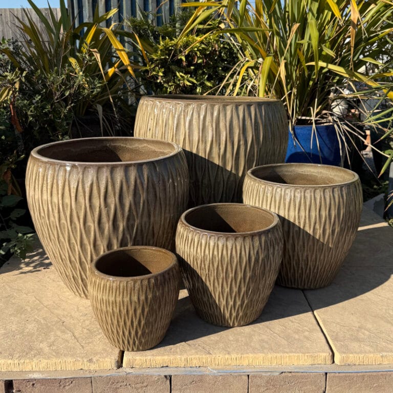 Shop online for specialist large garden pots | World of Pots